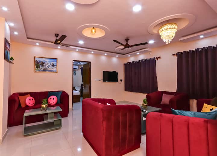 Whole G+4 Building With 9 Luxury Room At Axis Mall - Kolkata