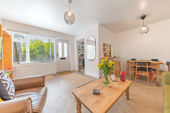 Central Windermere Ground Floor Flat With Parking - Bowness-on-Windermere
