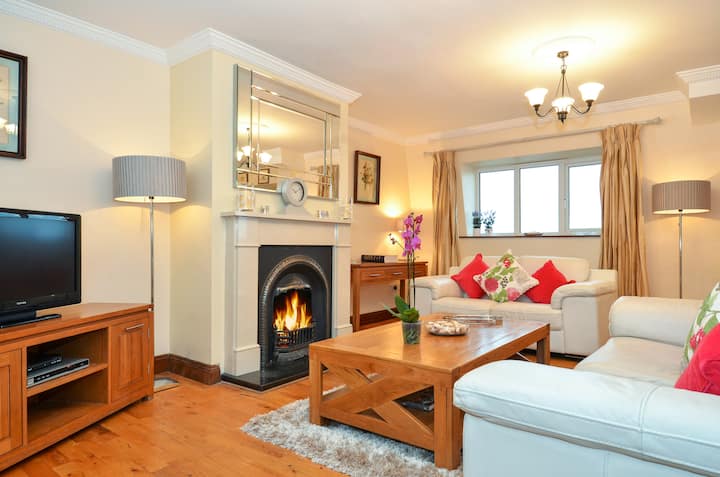 Salthill Apartment A Few Minutes Walk From Beach - Galway