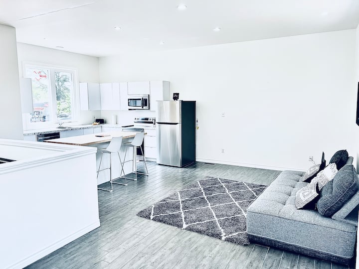 Lavida Exclusive Private Room (Rm#1 Of 4) - London, Ontario