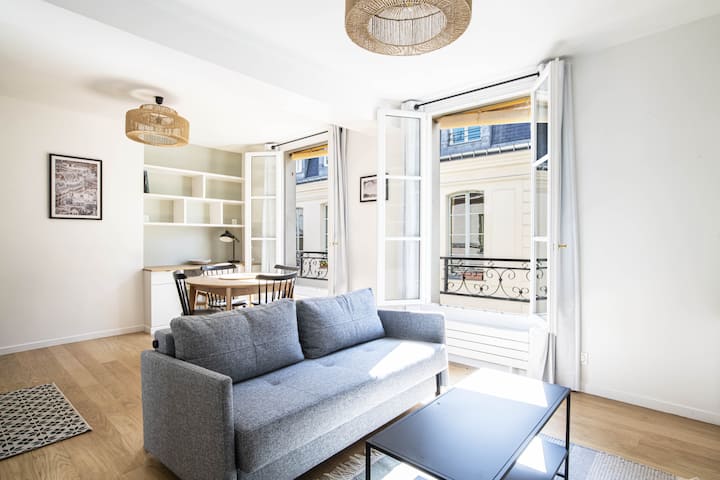 A Luminous 1-br In Le Marais - Paris