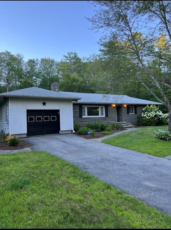 Beautiful Ranch In Lg Village - Lake George, NY