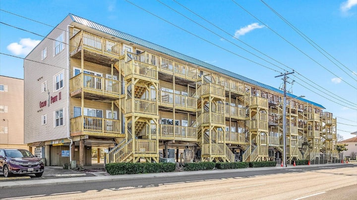 Cozy Condo Steps From The Beach! - Ocean City, MD