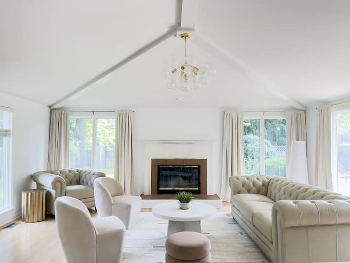 Saugatuck City-stylish Mid-century Modern-sleeps 8 - Douglas, MI