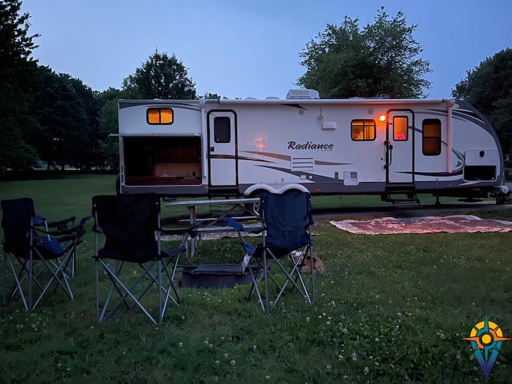 Spacious Glamping Radiance Experience - Lexington, KY
