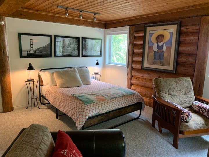 The Log Room - Squamish