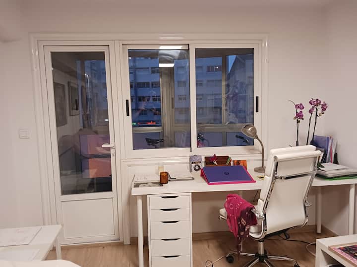 Habitación En Piso Amplio Y Reformado. - Culleredo
