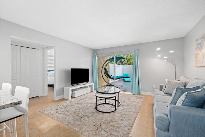 Condo With  Garden+6 Min. From Siesta+heated Pool - Sarasota, FL