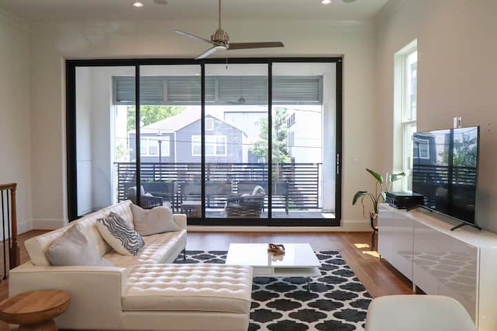 Midtown Modern House/2 Car Garage/ No Cleaning Fee - Houston, TX
