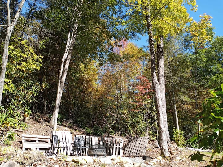 Rustic Retreat - Mountain City, TN