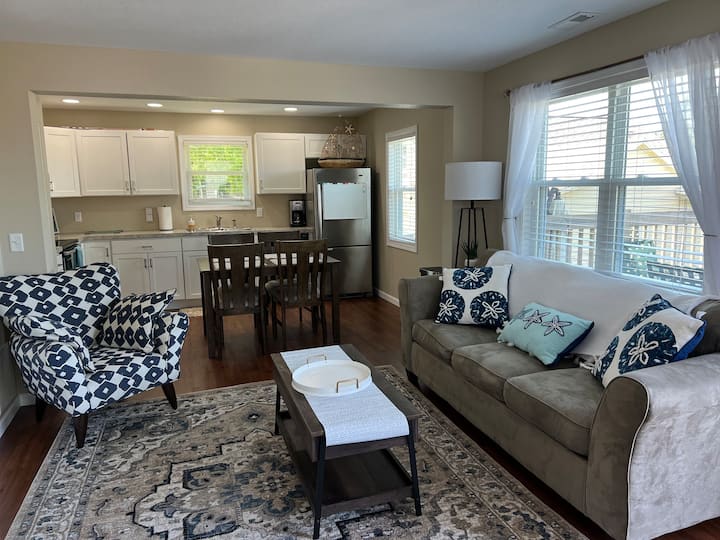 Put-in-bay/port Clinton Getaway -Duplex -Main Unit - Port Clinton, OH