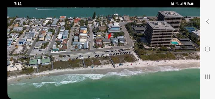 Cute Beach Cottage - St. Pete Beach, FL