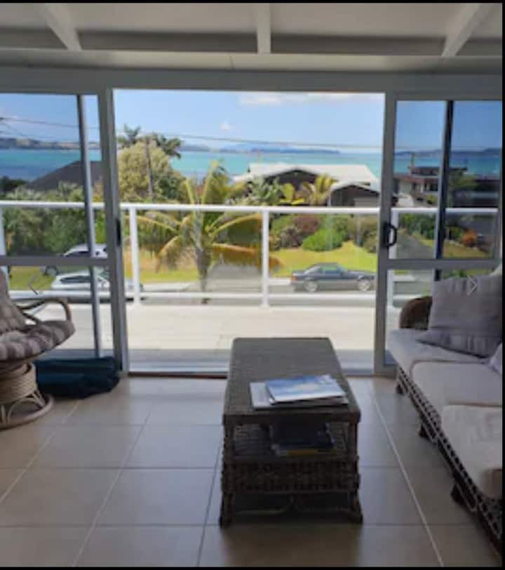 Classic Kiwi Bach · Algies Bay Getaway - Warkworth