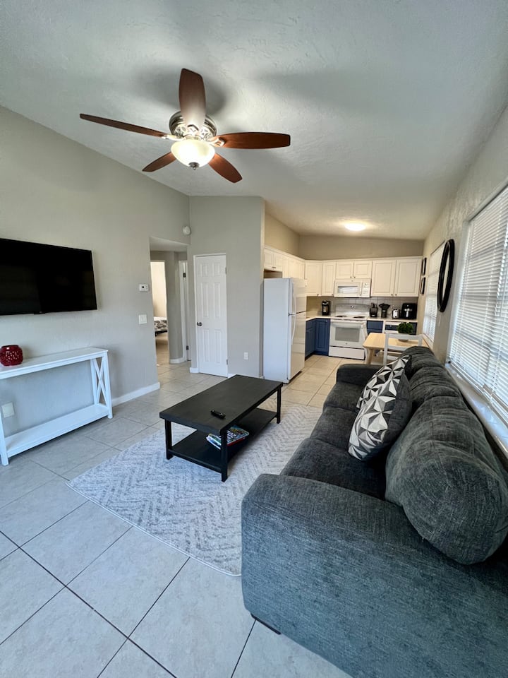 Cozy Duplex (Near Anna Maria) Yard/rv/boat Parking - Bradenton, FL