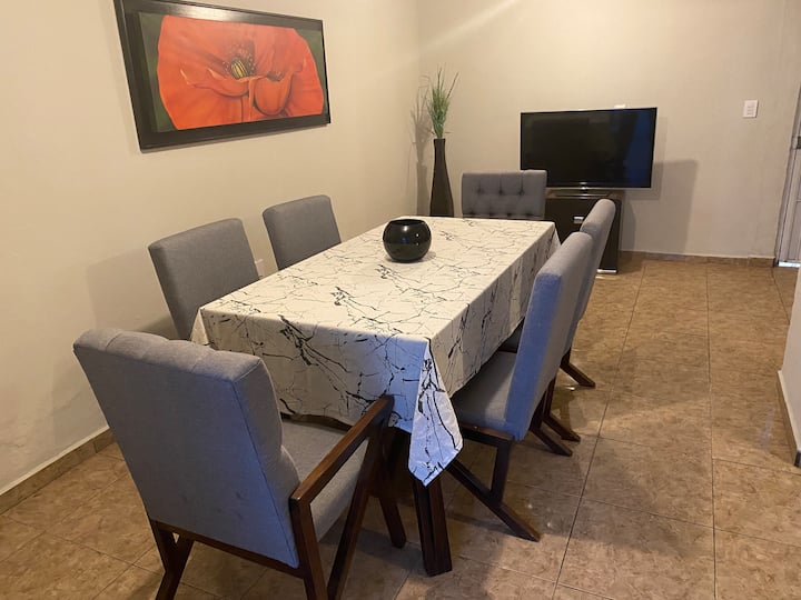 Casa Amplia En Zapopan - Zapopan