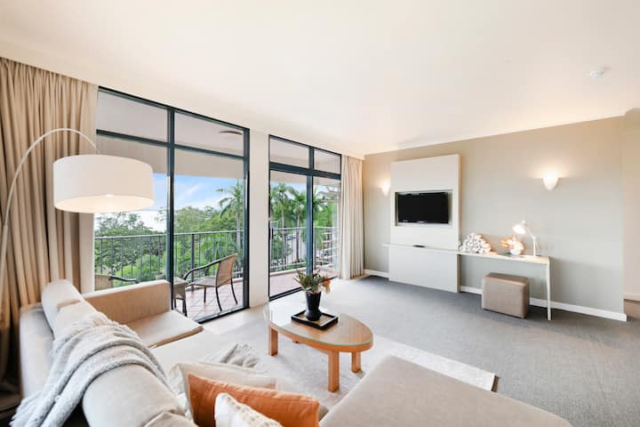 Corner Balcony Suite On The Esplanade With Pool - Darwin International Airport