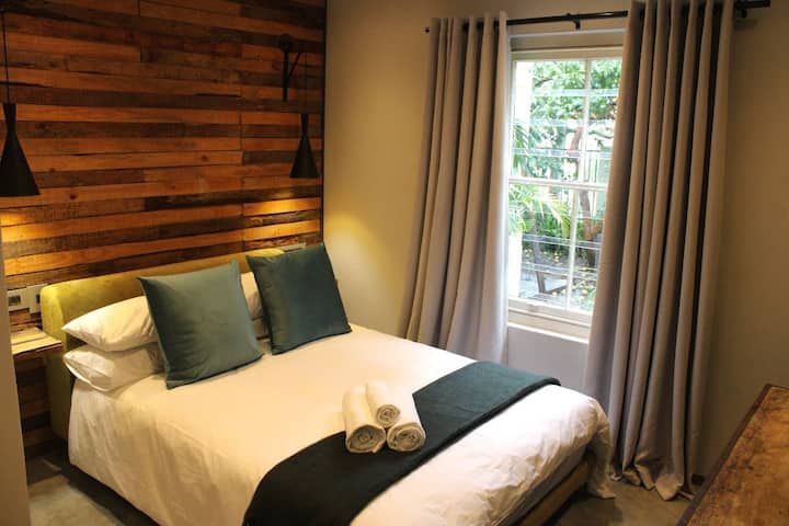 Well Appointed Apartment - Stellenbosch