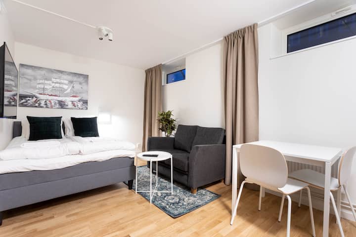 Apartdirect Studio Apartment Basement - Linköping
