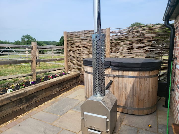 Meadow Lodge With Hot Tub - Kent