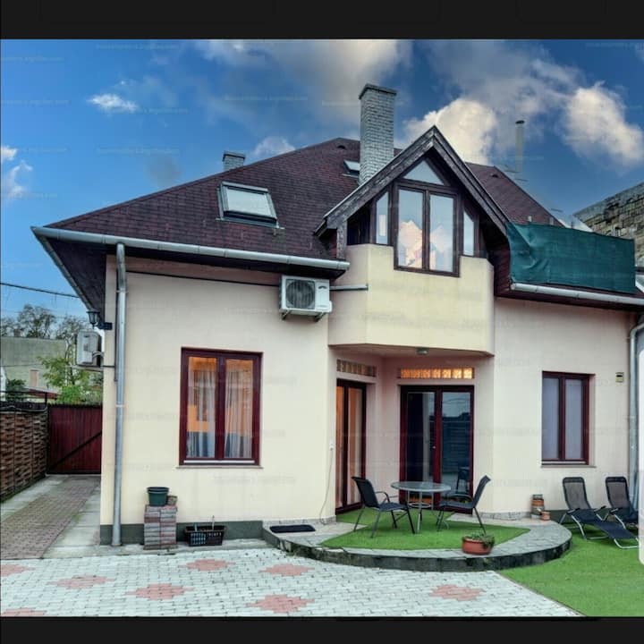 Achilles House - Budapest