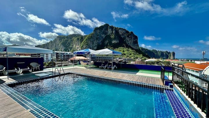 300 Meters To Aonang Beach. Party King & Breakfast - Ao Nang