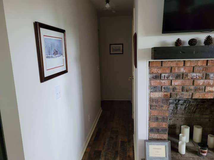 Black Dog Cottage - New River State Park, Laurel Springs