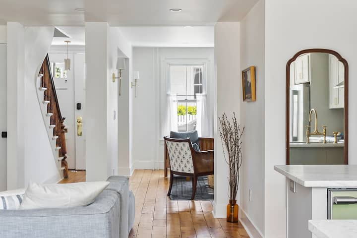 Rivertown Rowhouse: Mint 3 Bed Townhouse In Hudson - Hudson, NY