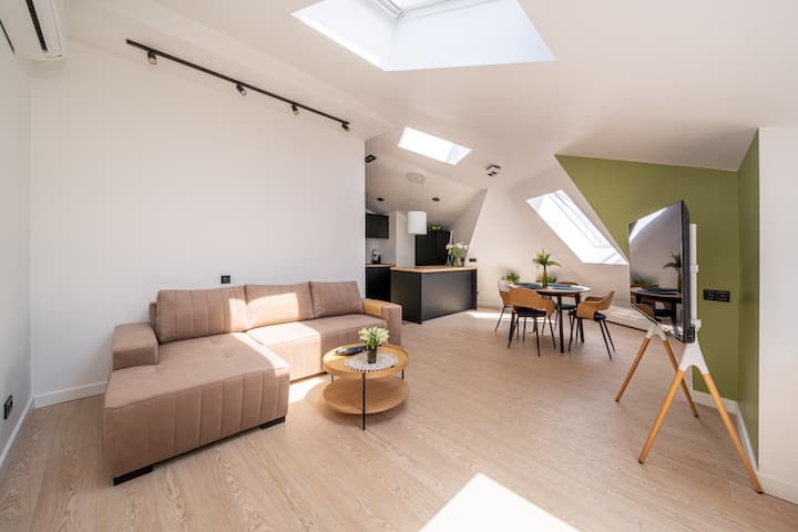 Old Town, New Building, Spacious Mansard, Aircon - Riga