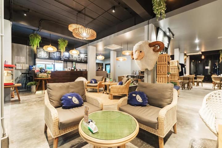 Krabi Ao Nang - Party Twin Room & Breakfast - Ao Nang