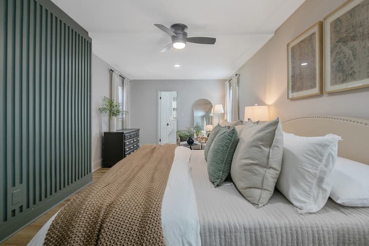 The Carolina Cottage | Modern Charm + Sunroom - Fayetteville, NC