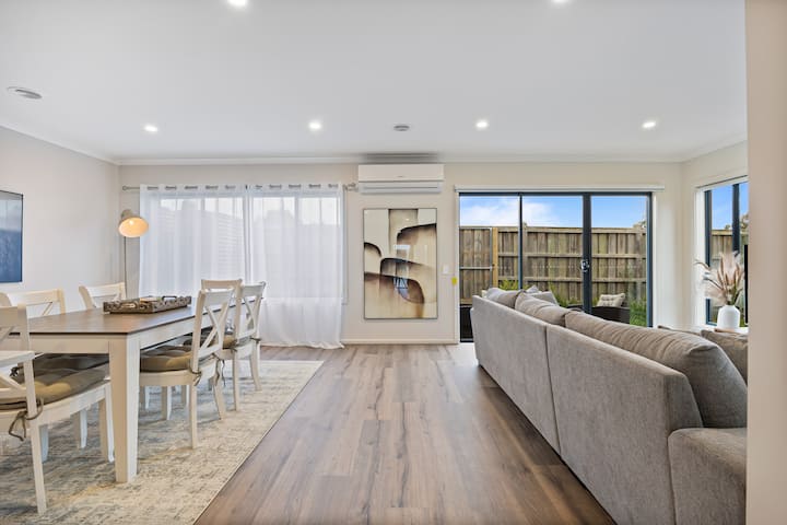 Modern Oasis,3br-2bt Retreat Near Ballarat Central - Ballarat