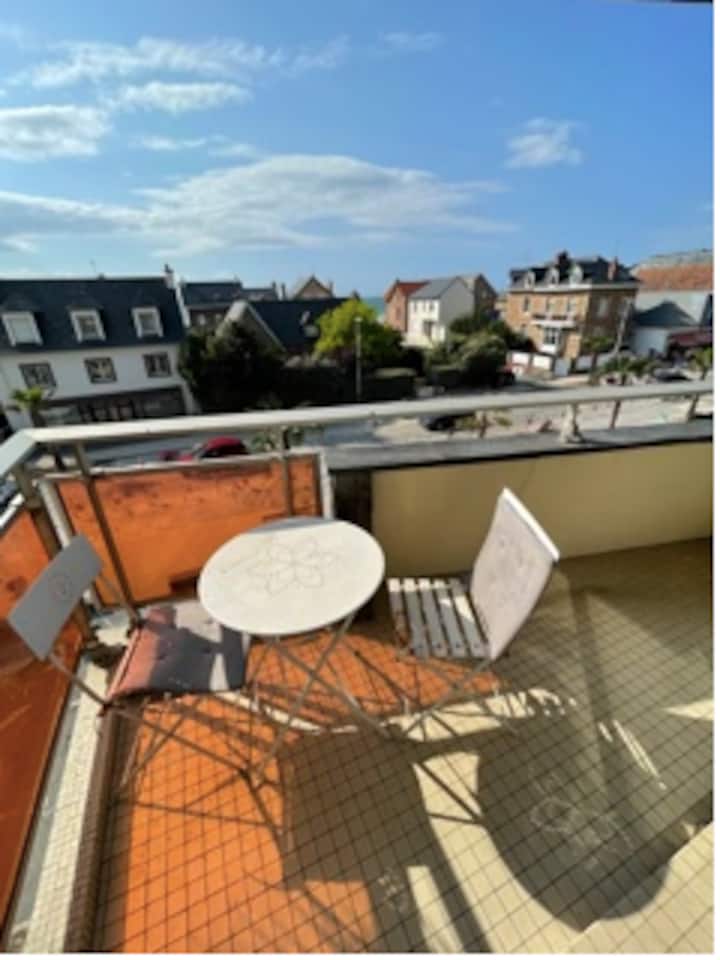 Au Pied De La Mer Et De La Ville - Pléneuf-Val-André