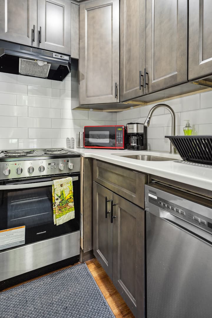 Modern Harlem Studio | Central Pk | Columbia - New York