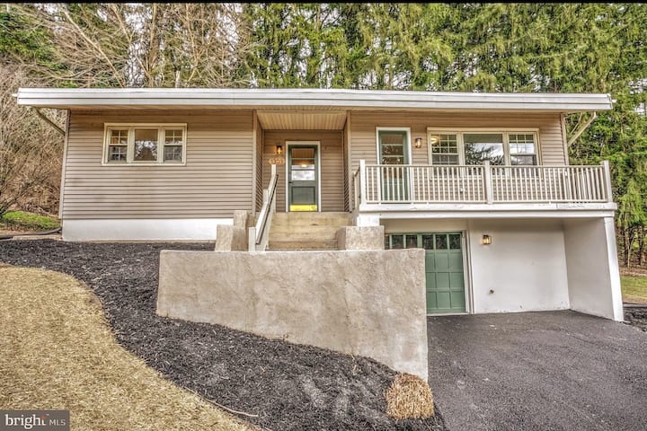 A Simple Home For A Simple Stay - Lancaster, PA