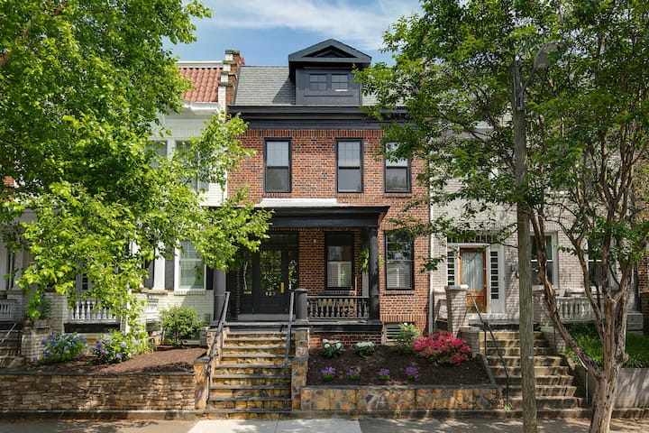 Elegant Fan District Getaway L Entire Home - Richmond, VA