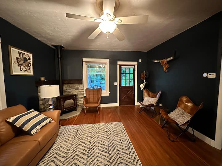 Cozy Home Blocks From Downtown - Coeur d'Alene, ID