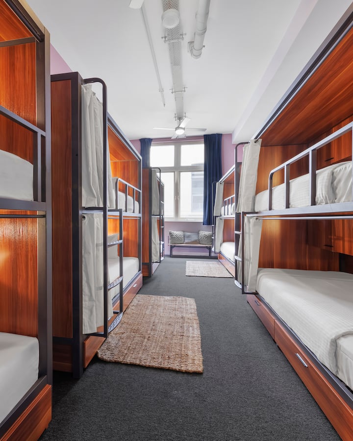 Bounce Melbourne - Bed In 10 Bed Mixed Dormitory - Melbourne