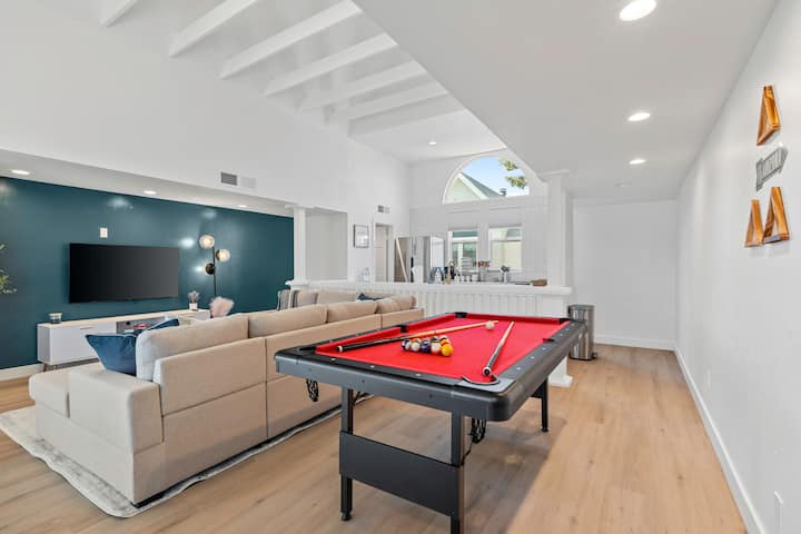 Luxurious Uptown Home | Mountain Views - Phoenix, AZ