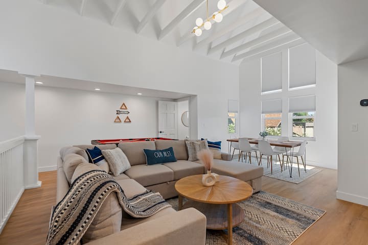 Luxurious Uptown Home | Mountain Views - Phoenix, AZ