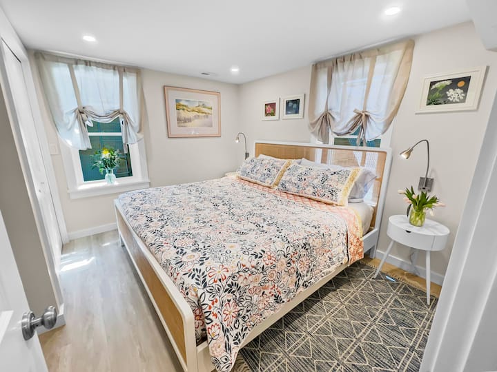 Lower Level Apartment - Close To Town And Beach! - Nantucket, MA