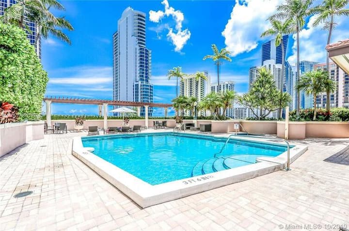 King David Ocean Views Vacation - Sunny Isles Beach, FL