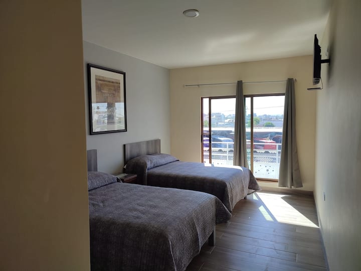 Hotel A Un Costado De La Central Camionera - Aguascalientes