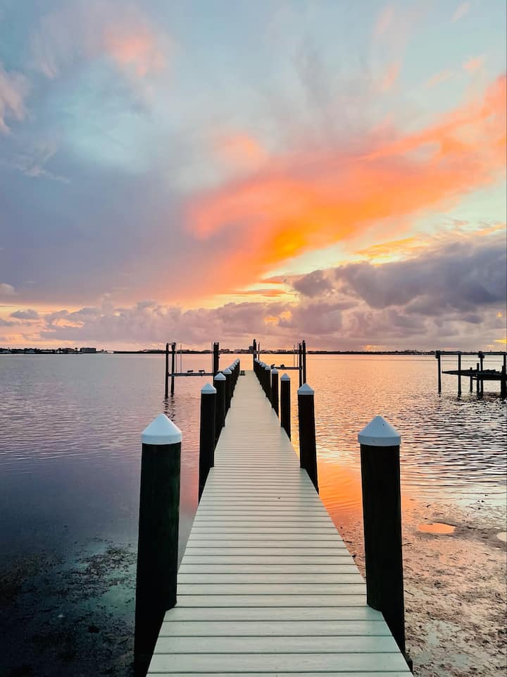 Jungle Cove Waterfront Estate - St. Petersburg, FL