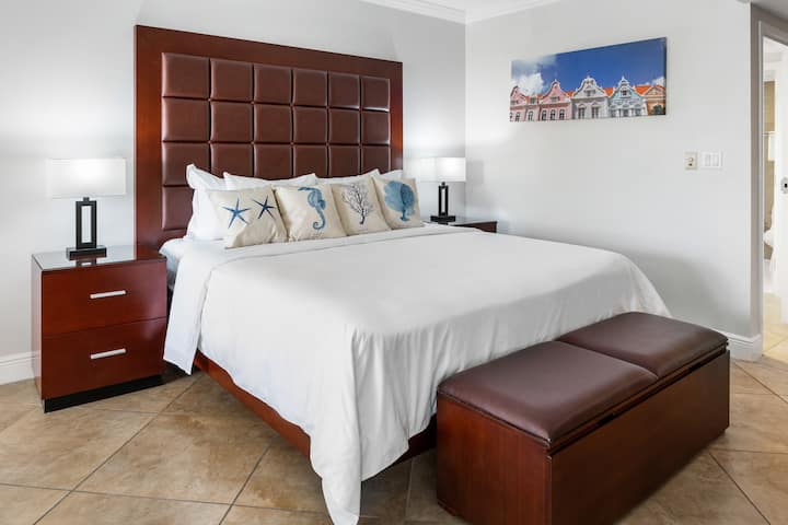 Large Resort Studio Apt. Beach, Golf & Casino. - Aruba