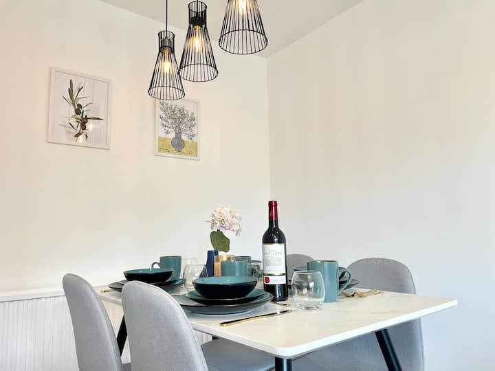 Central Southsea :Whole House -Four Bedrooms House - Portsmouth
