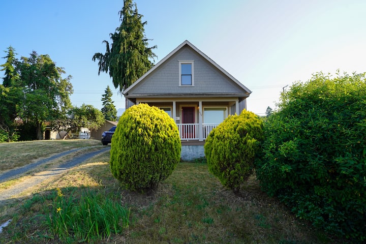 Eighth Street Art Cottage - Port Angeles, Washington
