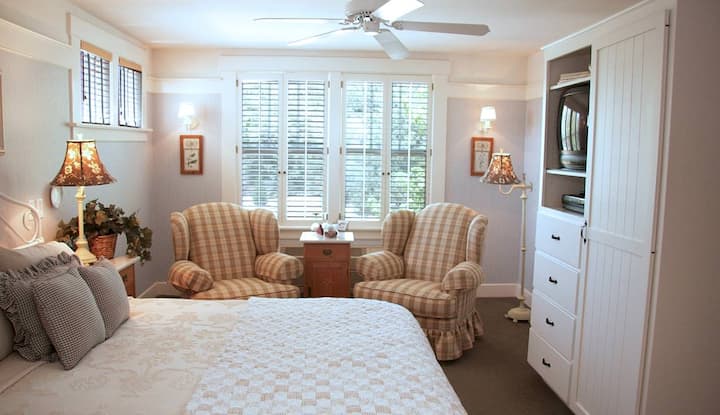 Lodge Room 5 In Boutique Hotel - Julian, CA