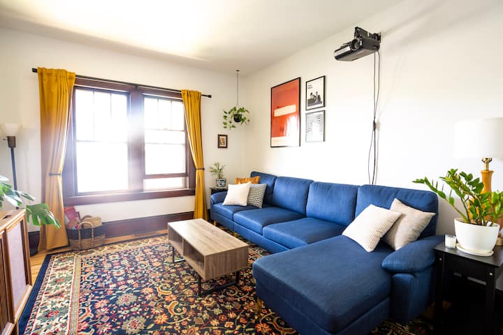 Cheery Craftsman Bungalow (Private Door + Pets) - Minneapolis, MN