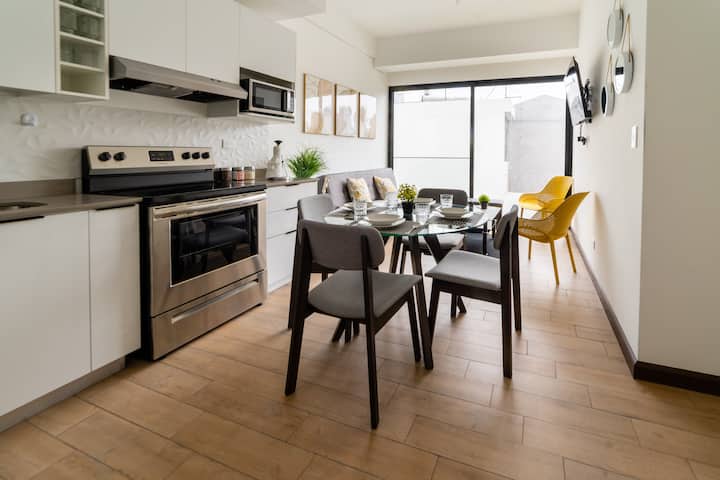 Céntrico Y Moderno En Excelente Ubicación - Guatemala