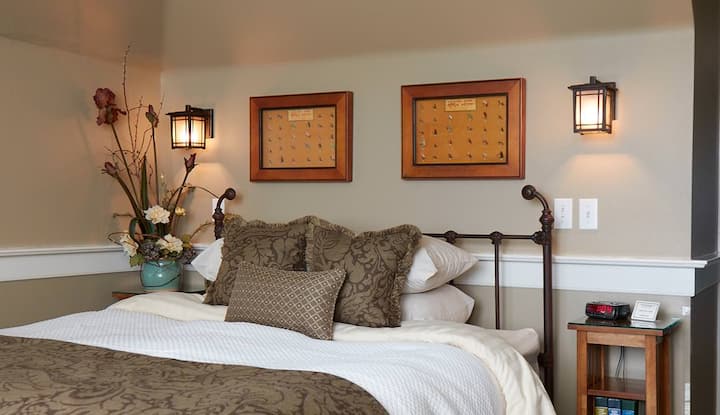 Lodge Room 7 In Boutique Hotel - Julian, CA